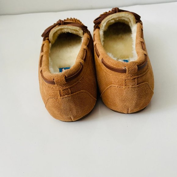 Blitz | Shoes | Blitz Tamarack Womens Molly Suede Moccasin Tan Slippers ...
